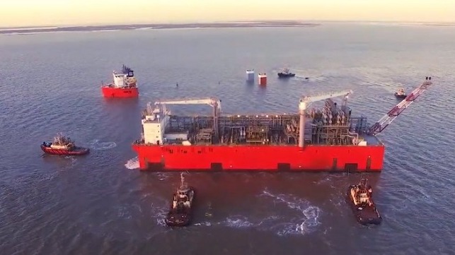 Watch: Heavy Lift Ship Unloads FLNG in Argentina