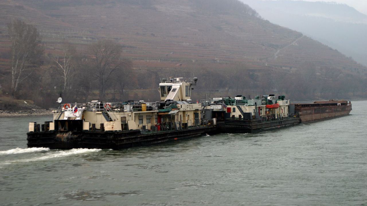 Low Water on Rhine Hampers Inland Shipping in Germany